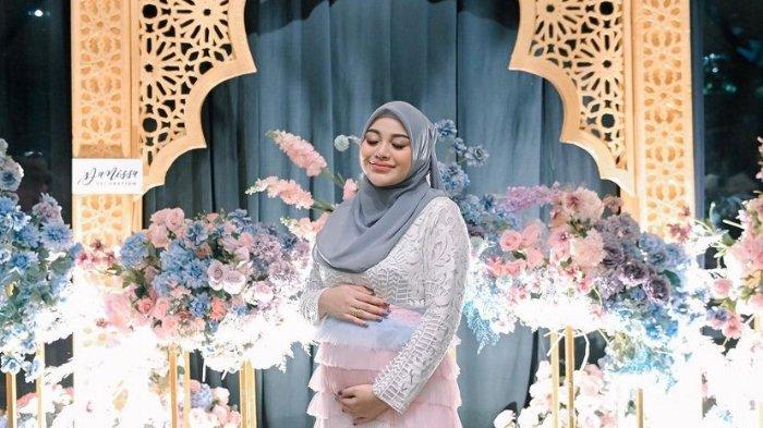 Aurel Hermansyah Hamil Anak Kedua Perempuan, Reaksi Anang Hermansyah Jadi Sorotan ...