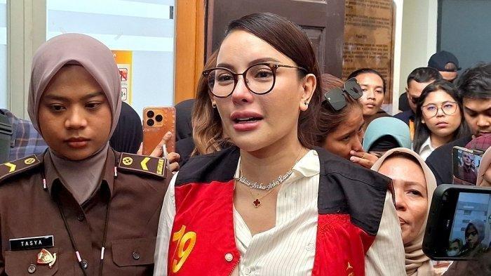 Nikita Mirzani Masih Tutup Pintu Maaf untuk Vadel Badjideh - Tribunlampung.co.id
