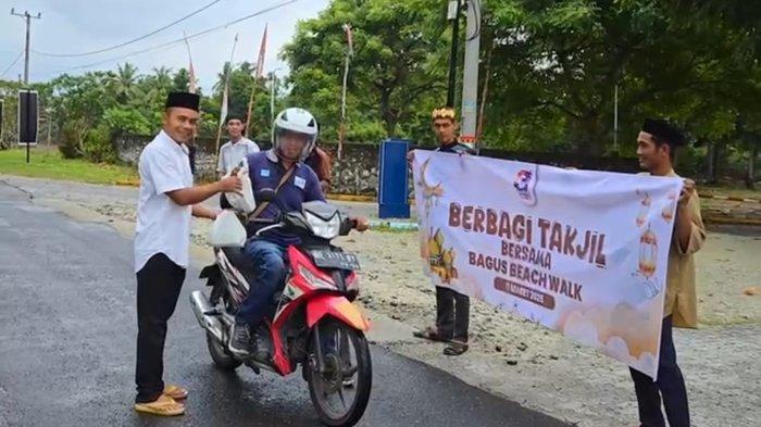 Bagus Beach Walk Lamsel Bagikan 100 Paket Takjil untuk Masyarakat ...