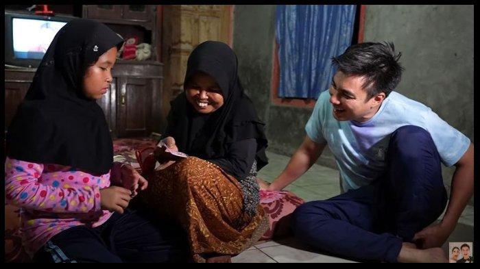 Baim Wong Beri Sepeda Lipat ke Bocah SD di Solo, yang Viral Banyak Kutu - Tribunlampung.co.id