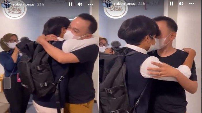 Betrand Peto Tak Segan Peluk dan Cium Ruben Onsu, Padahal Usianya 17 Tahun - Tribunlampung.co.id