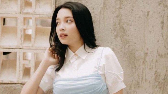 Bunga Reyza Ungkap Luka Asmaranya Lewat Lagu 'Nomor Satu ...