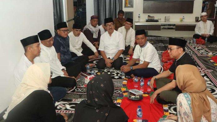 Bupati Pringsewu Riyanto Melayat ke Rumah Duka Bupati Way Kanan Ali ...