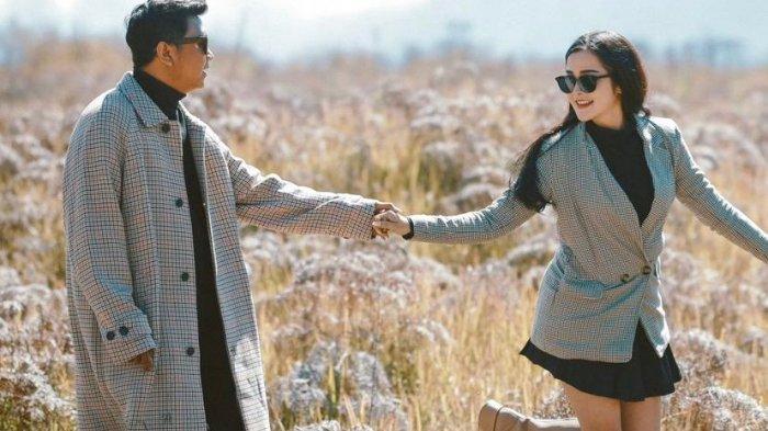 Bella Bonita Pakai Rok Mini, Denny Caknan Diminta Tegur Istri ...