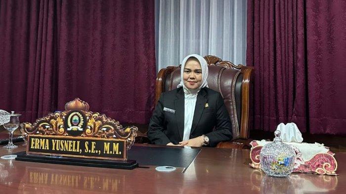 Erma Yusneli Bersyukur Dipercaya Partai Jadi Ketua DPRD Lampung Selatan ... Erma Yusneli Bersyukur Dipercaya Partai Jadi Ketua DPRD Lampung Selatan ...
