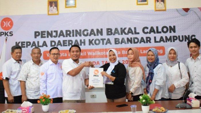 Petahana Wali Kota Bandar Lampung Eva Dwiana Ambil Berkas di Penjaringan PKB dan PKS ...