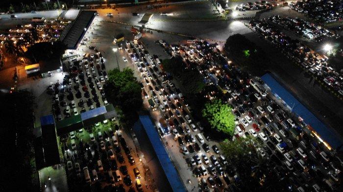 Foto-foto dari Udara Kondisi Pelabuhan Bakauheni Lampung pada Arus Balik Idul Fitri 1445 H ...