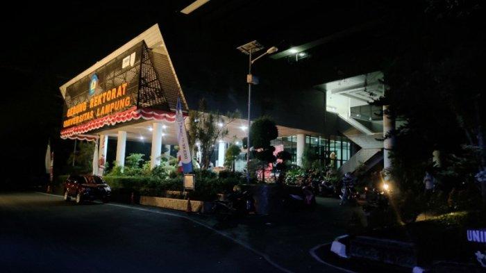 KPK Fokus Geledah Ruang Rektor Unila dan Ruang Penerimaan Mahasiswa ...