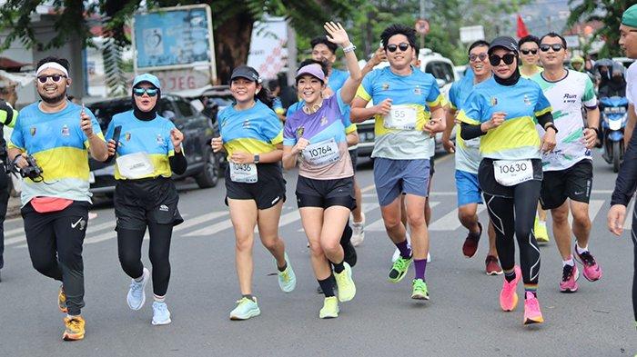 Gisel Ramaikan Lampung Half Maraton di Bandar Lampung - Tribunlampung.co.id