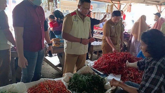 Harga Cabai di Pasar Umbul Kluwih Pesawaran Lampung Tembus Rp 60 Ribu Per Kg - Tribunlampung.co.id