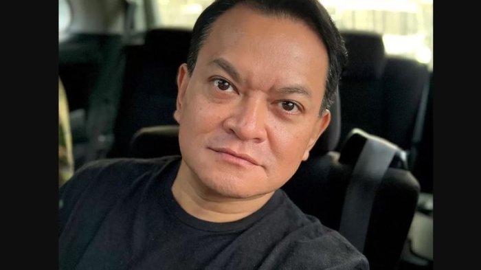 Hedi Yunus Tak Pikirkan Nikah di Usia 55 Tahun, Kini Asuh Anak ART - Tribunlampung.co.id