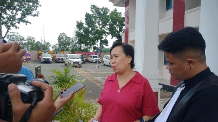 Istri Kakek Terdakwa Pencurian Genset di Lampung Tengah Minta Keadilan ke Presiden ...