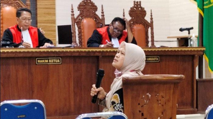 Istri Karomani Beberkan Kronologi OTT KPK Terhadap Suaminya, Dibawa ...