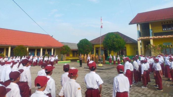 Singgung Penggunaan Gedget, Srikandi Polsek Gunung Sugih Polda Lampung ... Singgung Penggunaan Gedget, Srikandi Polsek Gunung Sugih Polda Lampung ...