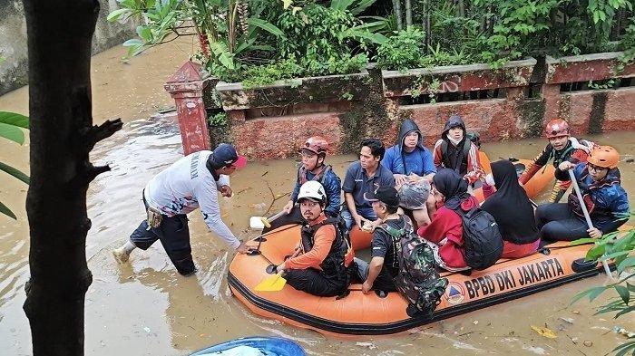 Jakarta Dikepung Banjir, Ketinggian Air Sampai 5 Meter - Tribunlampung.co.id