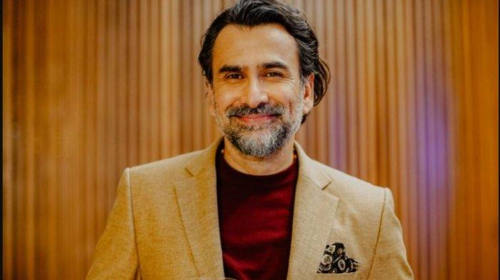 Rahasia Jeremy Thomas Tetap Bugar di Usia 54 Tahun - Tribunlampung.co.id