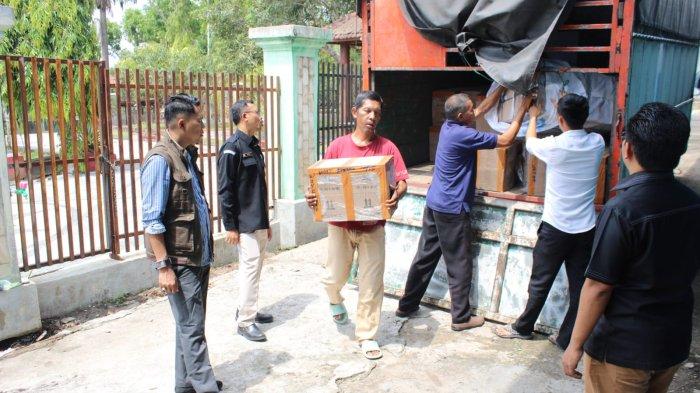 KPU Way Kanan Terima Tinta dan Segel Plastik untuk Pemilu 2024 ...