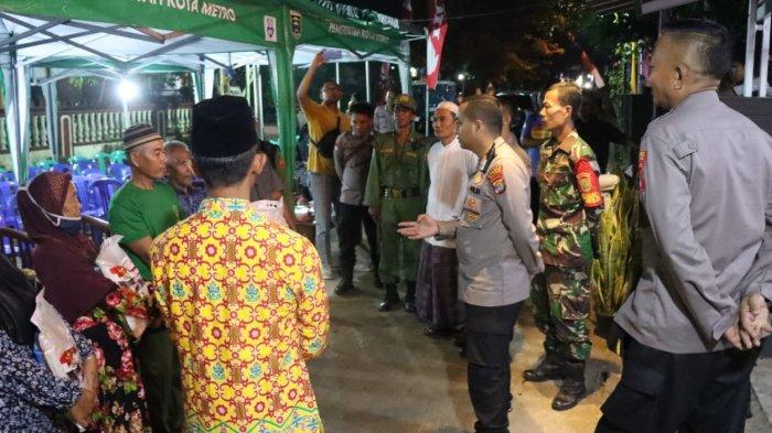 Kapolres Metro Polda Lampung Beri SIM Gratis Perwakilan Satkamling Merah Putih Yosorejo ...