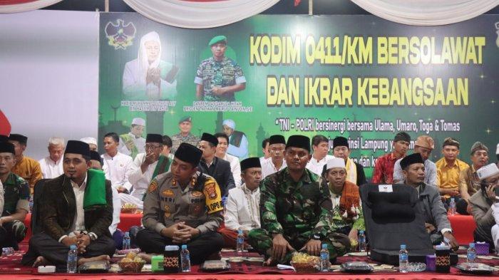 Kapolres Metro Polda Lampung Hadiri Salawat Dan Ikrar Kebangsaan