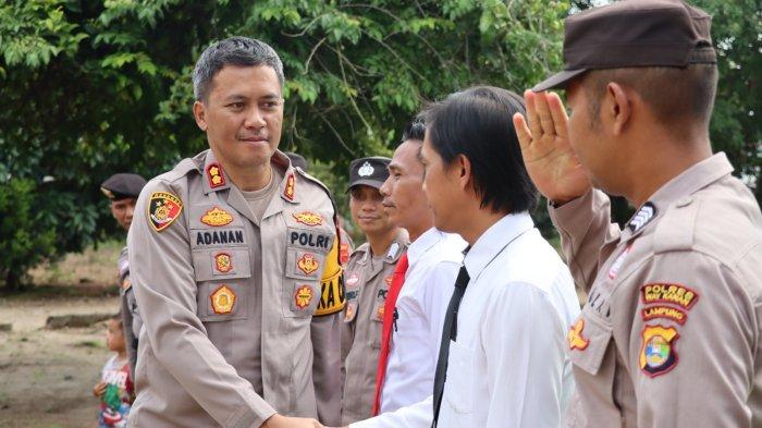 Kapolres Way Kanan Tekankan Anggota Netral Dalam Pilkada 2024 Saat Kunjungi Polsek Kasui ...
