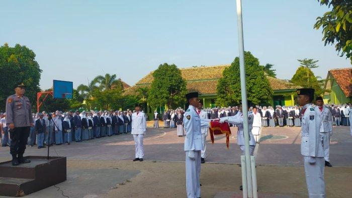 Kapolsek Metro Pusat Polda Lampung Sosialisasi Tertib Lalu Lintas ke Pelajar - Tribunlampung.co.id