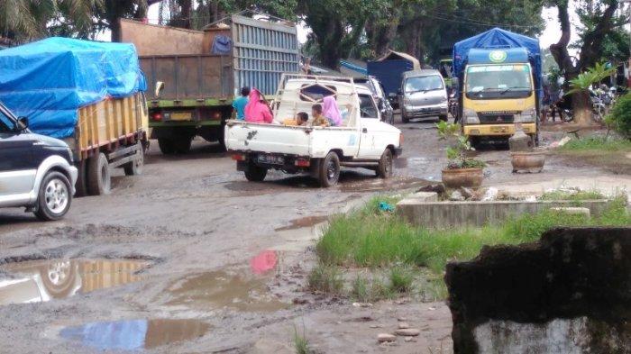 Kondisi Jalan di Kotagajah-Seputih Raman-Rumbia Lampung Tengah Masih Rusak - Tribunlampung.co.id