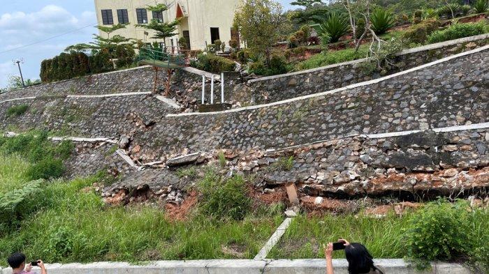 Kebun Raya Liwa Longsor, Wisatawan Takut Berkunjung - Tribunlampung.co.id