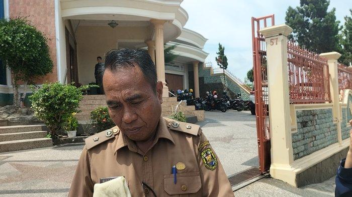 Lurah Wayhalim No Comment Usai Diperiksa Bawaslu soal Banner Caleg di ...