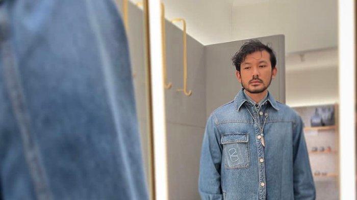 Rio Dewanto Akui Bisa Minum 12 Gelas Kopi dalam Sehari - Tribunlampung ...