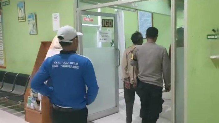 Resahkan Warga Tanggamus, ODGJ Asal Jawa Bawa Sajam Tebas Bendera Diamankan Polisi ...