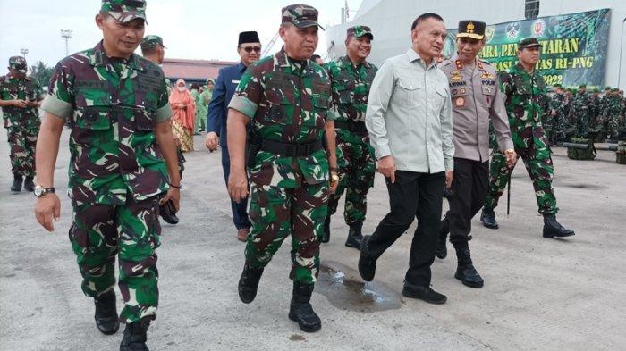 450 Prajurit Yonif 143 TWEJ Lampung Bertugas Jaga Perbatasan Papua dengan Papua Nugini ...