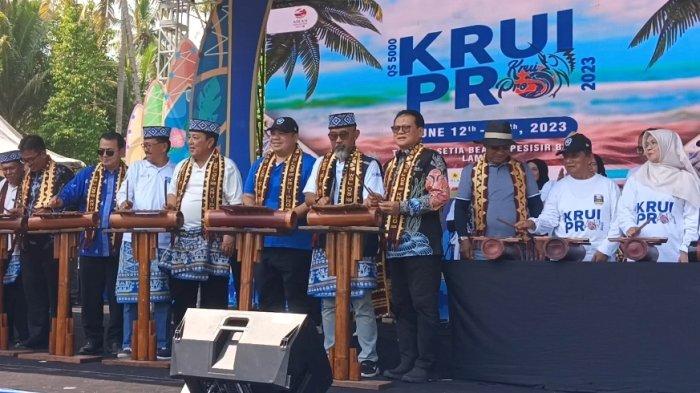 Pembukaan WSL Krui Pro 2023, Bupati Pesisir Barat Sindir Arinal: Ternyata Kami Punya Gubernur ...