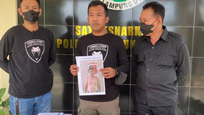 Pemuda Pemakai Sabu di Lampung Utara Diringkus Polisi di Rumahnya - Tribunlampung.co.id