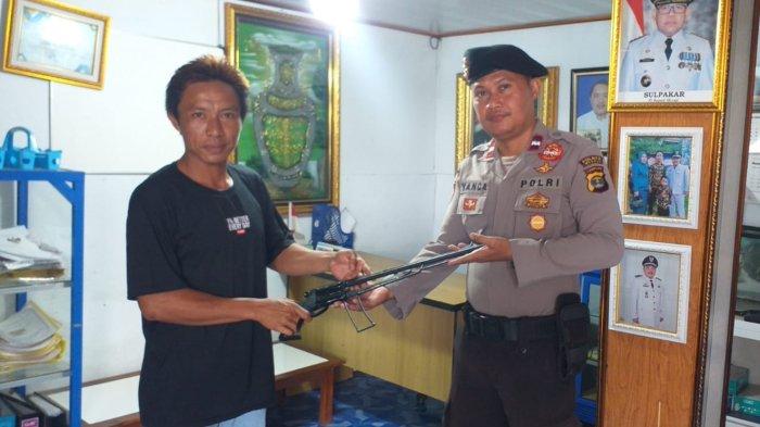 Jajaran Polda Lampung Terima Dua Senpi Rakitan yang Diserahkan Tokoh ...