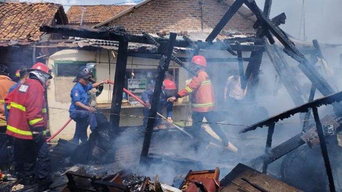 Breaking News 3 Rumah Warga Bandar Lampung Hangus Dilalap Api - Tribunlampung.co.id
