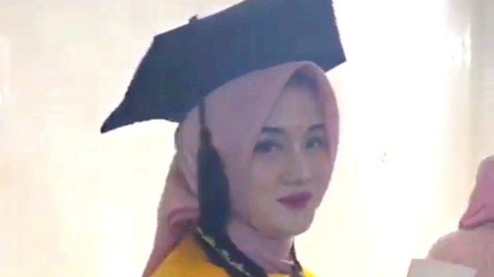 Sebelum Meninggal, Ayah Pipit Patmawati Minta Makan dengan Sambal - Tribunlampung.co.id