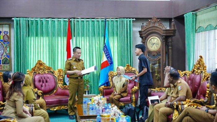 Pj Bupati Apresiasi Siswa Pringsewu Tampil Dalam Paduan Suara GBN di Istana Negara ...