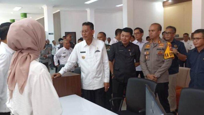 Pj Bupati Pringsewu Adi Erlansyah Resmikan Mall Pelayanan Publik - Tribunlampung.co.id