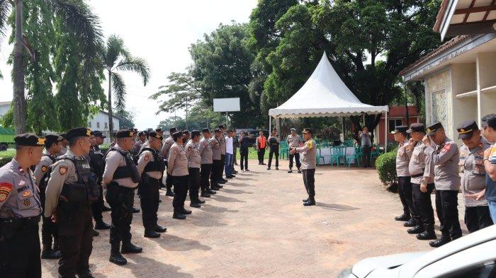 Puluhan Personel Polres Lamteng Polda Lampung Kawal Mediasi PT GMP Bersama Tokoh Masyarakat ...