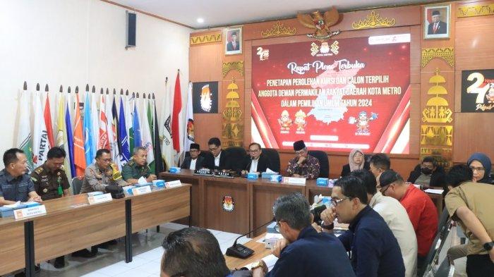 Polres Metro Polda Lampung Amankan Pleno Terbuka Penetapan Perolehan Kursi Pemilu 2024 ...