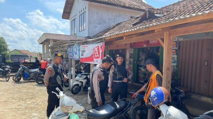 Polres Way Kanan Polda Lampung Gelar Patroli di Pasar KM 2 Blambangan ...