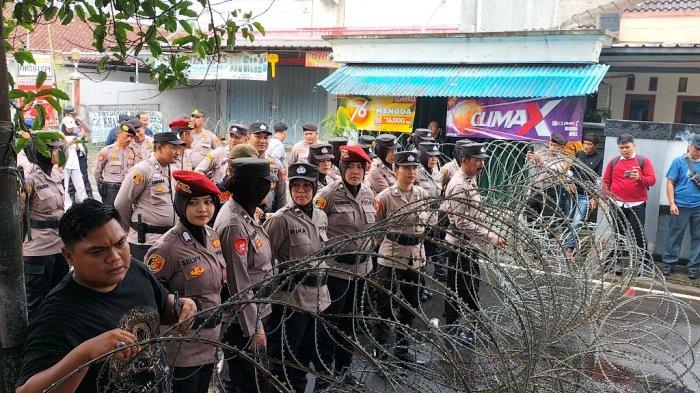 Ratusan Polisi Amankan Aksi di Bawaslu Lampung - Tribunlampung.co.id
