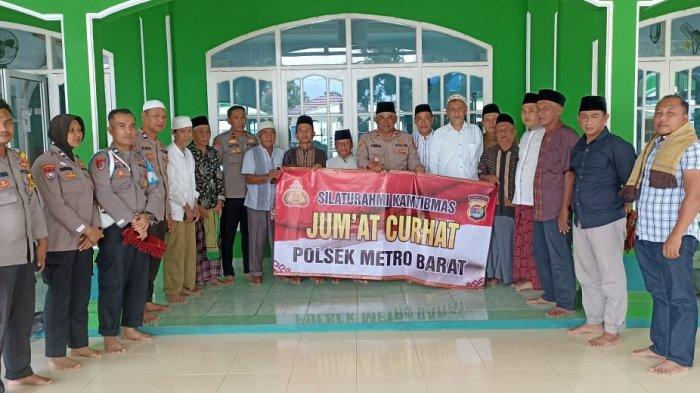 Polres Metro Polda Lampung Himbau Warga Tak Parkir Kendaraan Sembarangan Saat Salat Tarawih ...