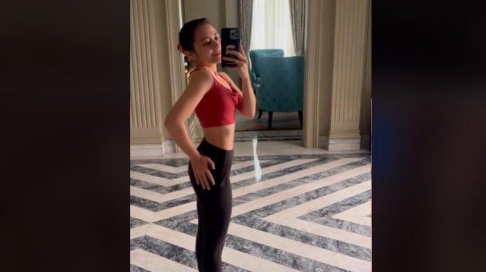Prilly Latuconsina Pamer Perut Rata di TikTok, Spontan Banjir Pujian - Tribunlampung.co.id
