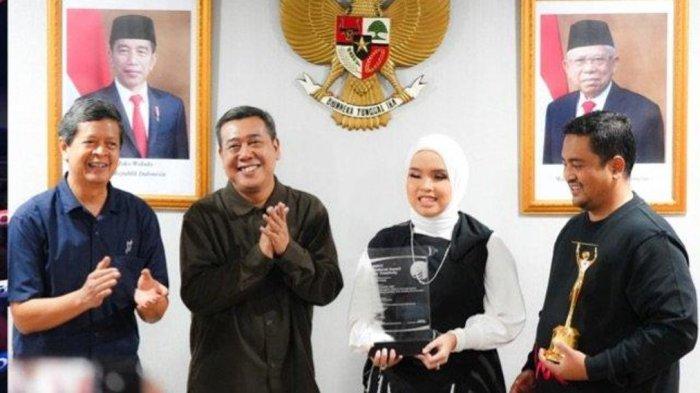 Putri Ariani Terima Penghargaan AMI Awards 2023 dan WIPO dari PBB - Tribunlampung.co.id