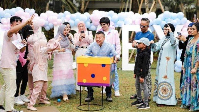 Raut Wajah Anang Hermansyah Berubah Saat Tahu Anak Kedua Aurel ...