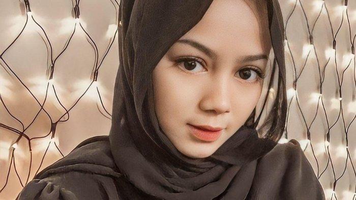 Cerita Pengusaha Muda Lampung Renita Rintis Brand daily__hijabku - Halaman all - Tribunlampung.co.id