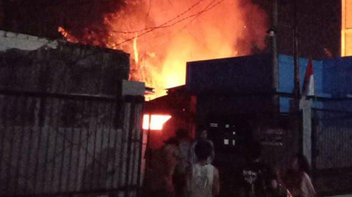 Diduga Korsleting Listrik, Rumah Warga di Jatimulyo Lampung Selatan Kebakaran - Tribunlampung.co.id