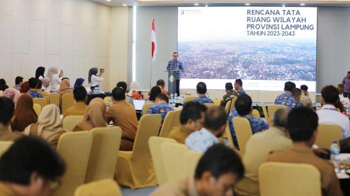 Sekdaprov Fahrizal Buka Sosialisasi Perda RTRW Provinsi Lampung Tahun 2023-2043 - Tribunlampung ...