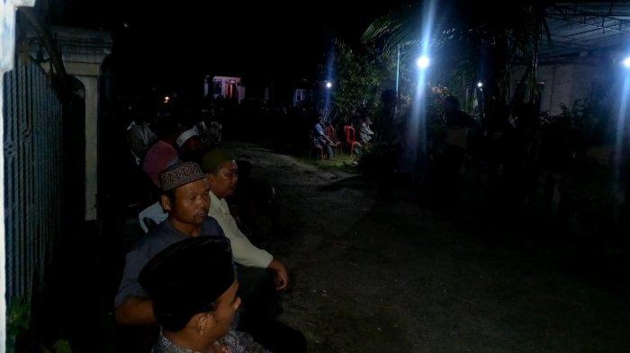 Suami Meninggal di Gudang Istri Teriak Histeris, Polsek Buay Bahuga ...